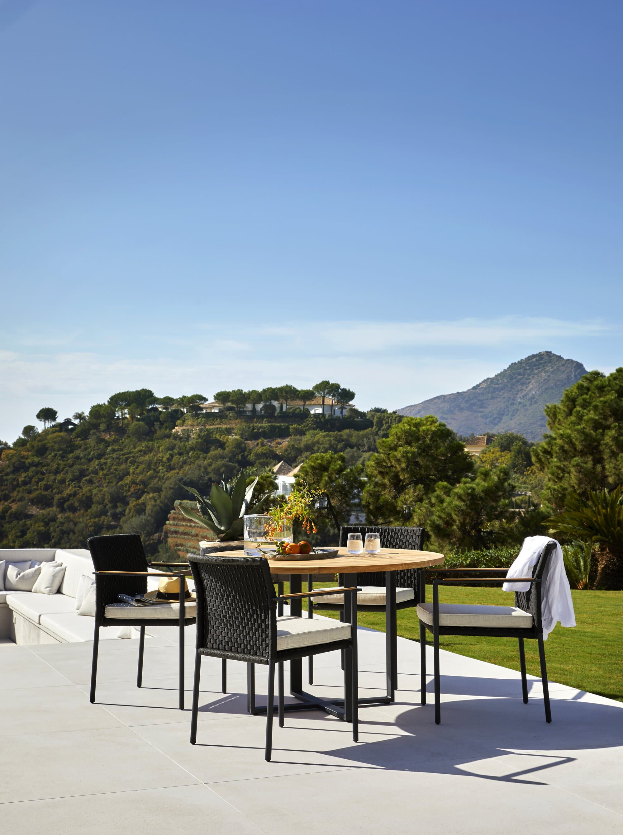 Slettvoll - Robin dining table